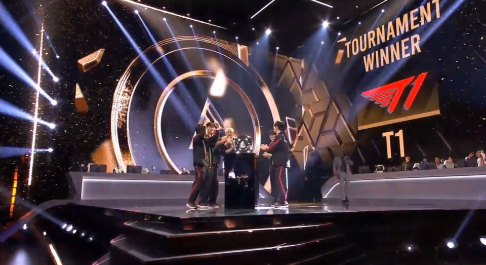 [EWC] T1, TES 3:1로 제압하고 e스포츠 월드컵 초대 챔피언 등극